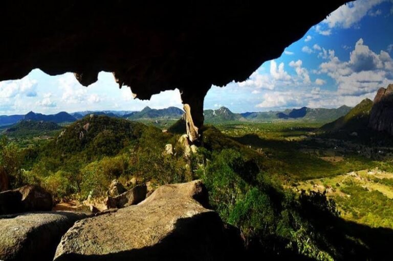 Explore a Trilha da Pedra Furada em Venturosa, Pernambuco » Turismo de ...